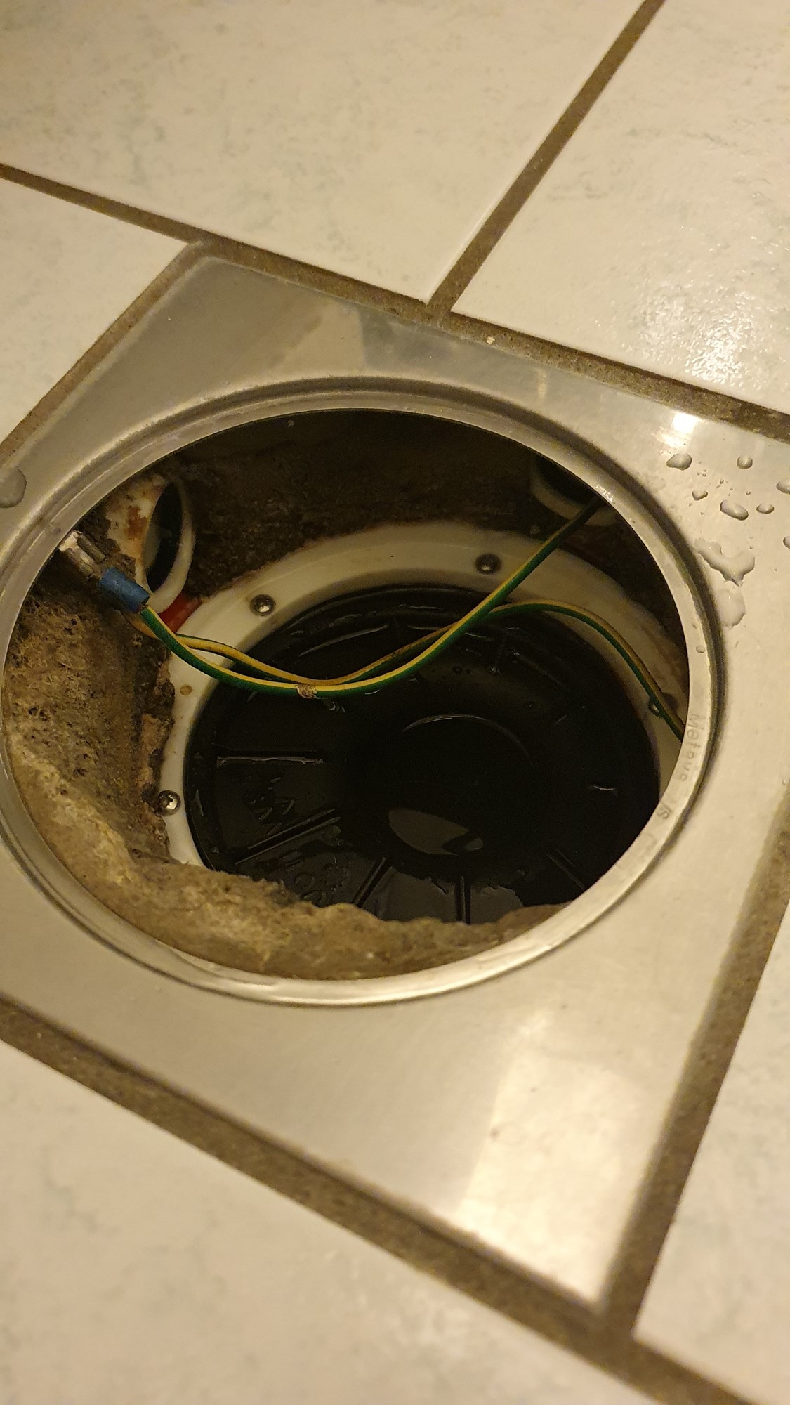 Fornye bad - fjerne fliser eller flis på flis? - ByggeBolig