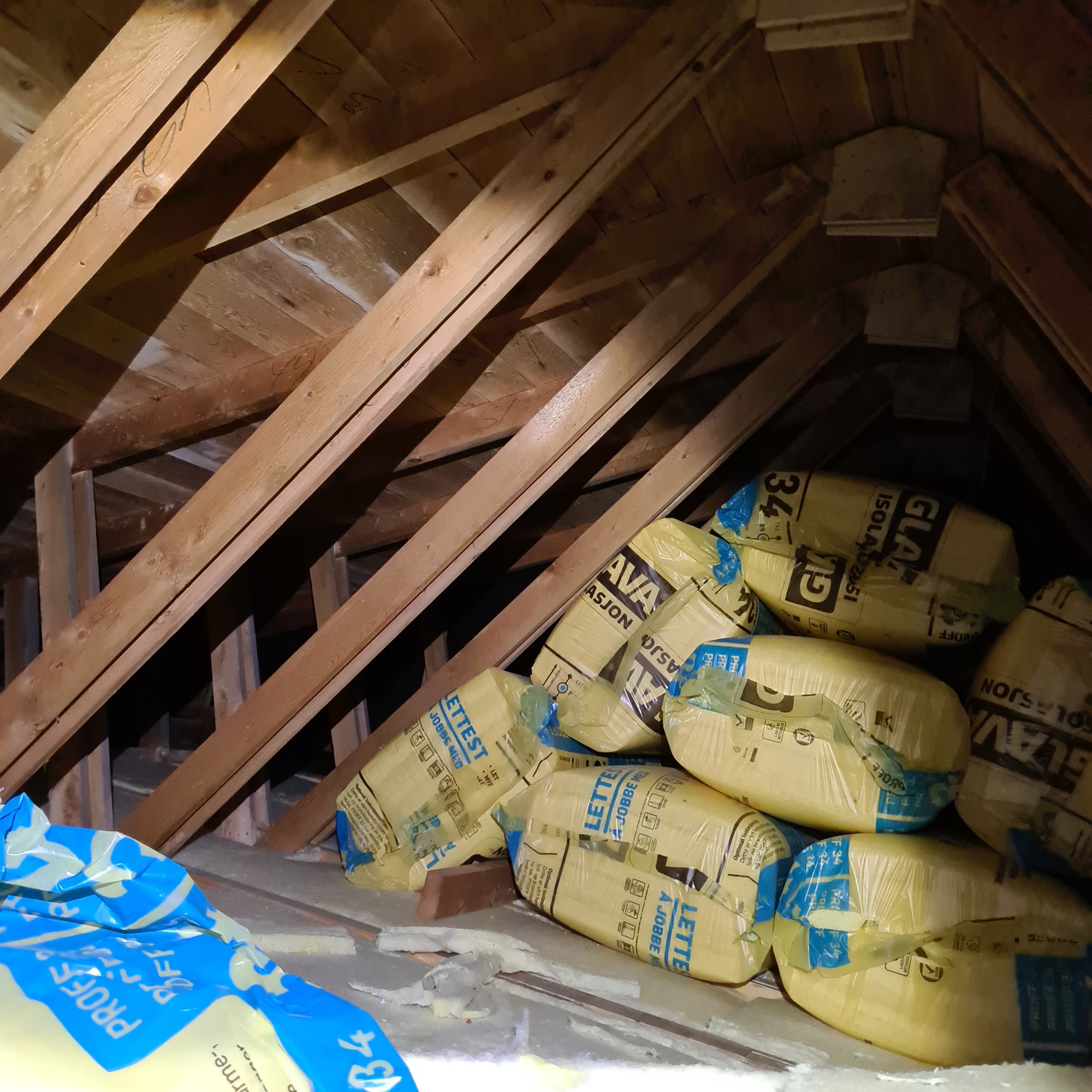 Underdimensjonerte takstoler og etterisolering av kaldloft - ByggeBolig