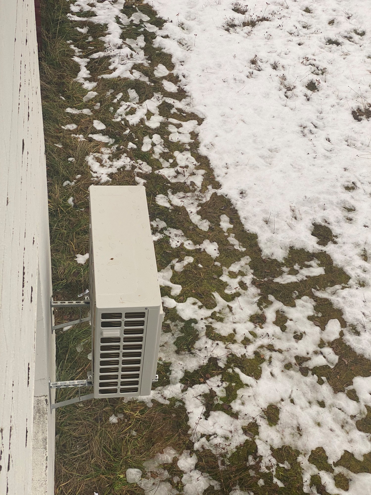 Nabo monterer varmepumpe over min tomt, hva gjør jeg ? - ByggeBolig