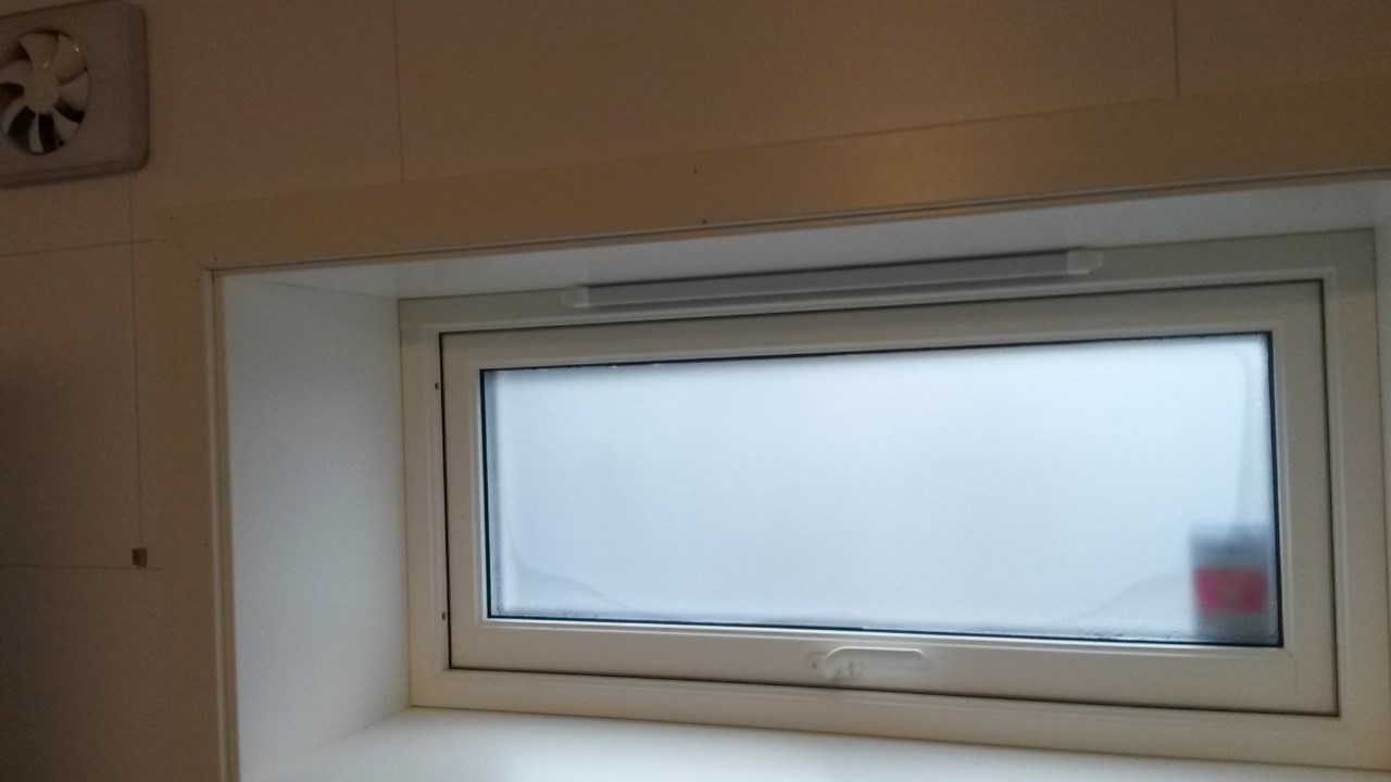 Fuktighet i vindu på bad - ByggeBolig