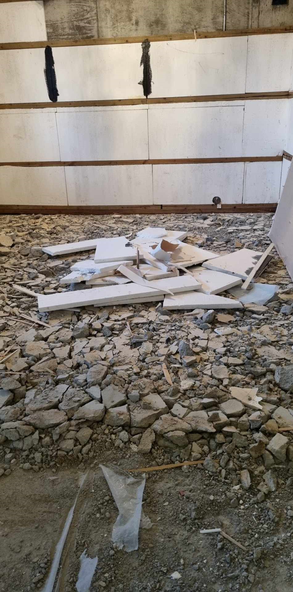 Oppbygging av underetasje/kjeller som flytende gulv. - ByggeBolig