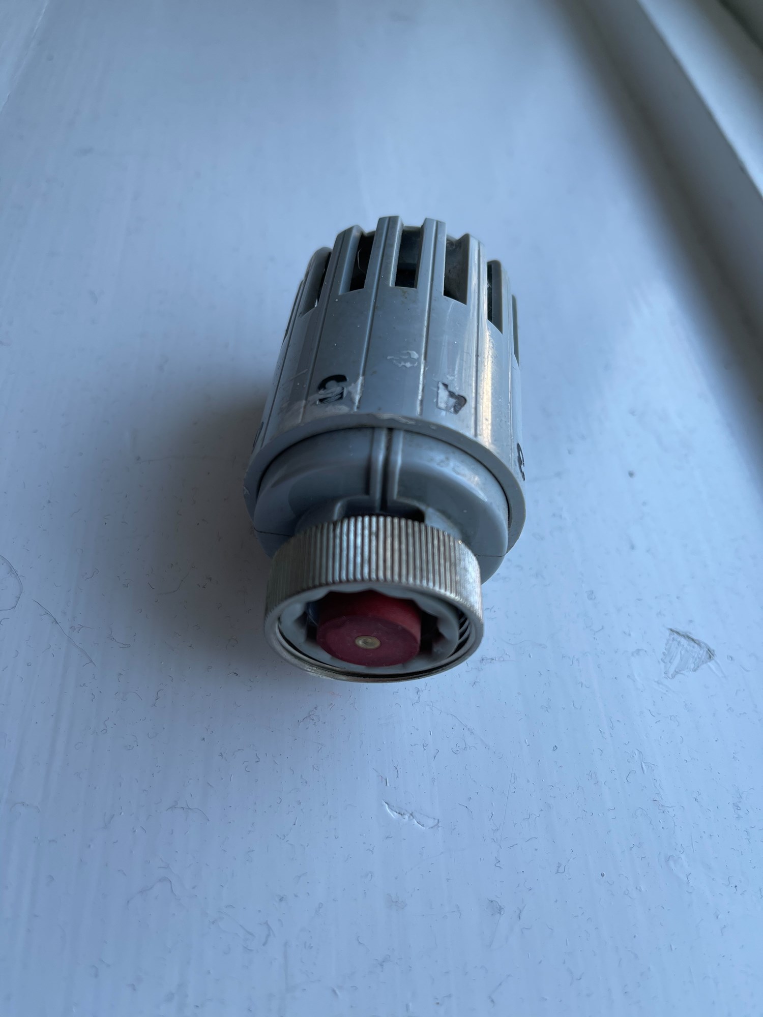 Bytte gamle termostater på radiator selv? Til smarte termostater ...