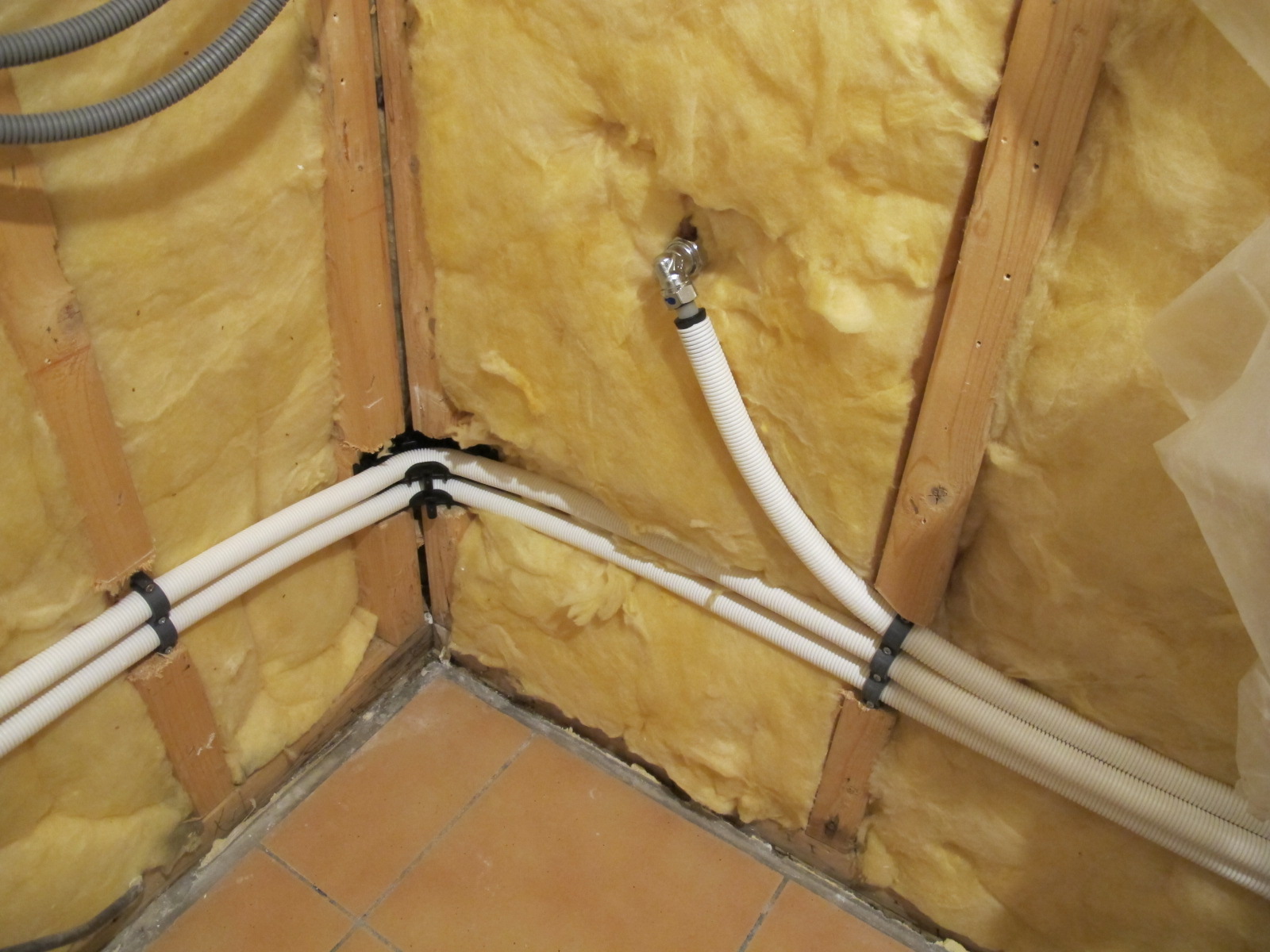 Montering av utekran - ByggeBolig