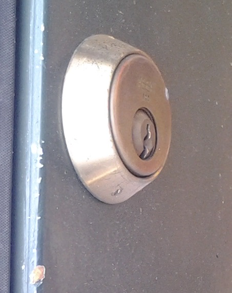 ASSA lås: Hvordan fjerner jeg denne - ByggeBolig