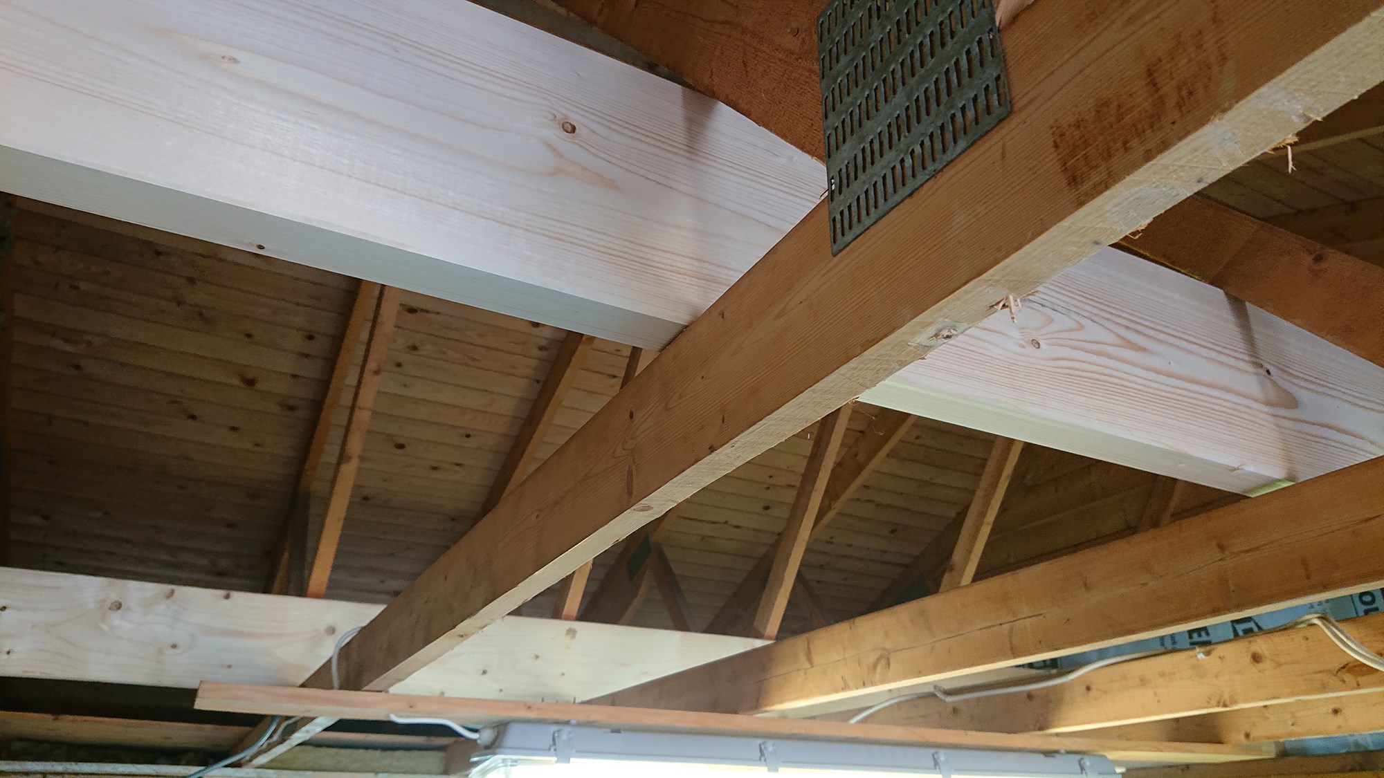 Ny bæring undergurt I garasje, skjøtejern - ByggeBolig