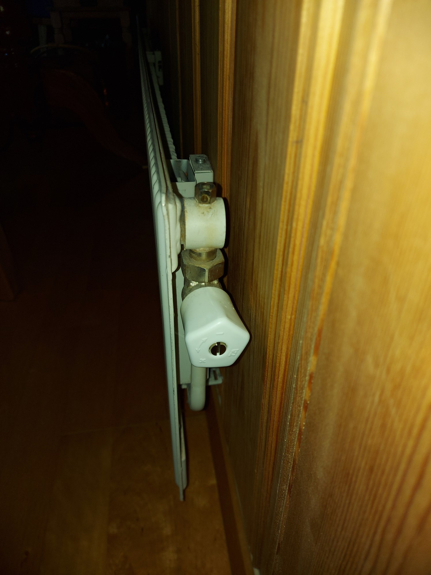 Bytte radiator ventiler - ByggeBolig