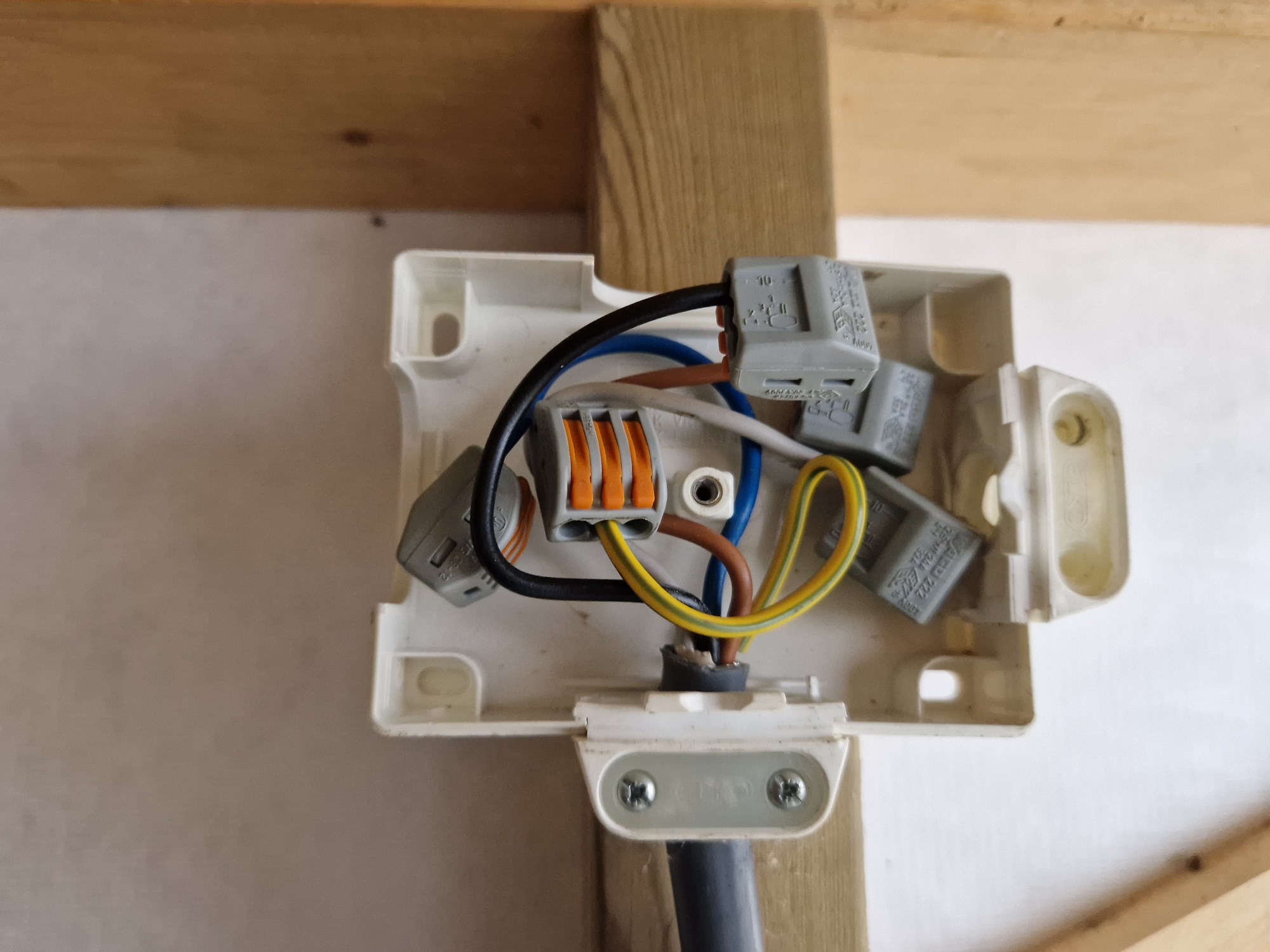 Kobling av stikkontakt, tofase - ByggeBolig