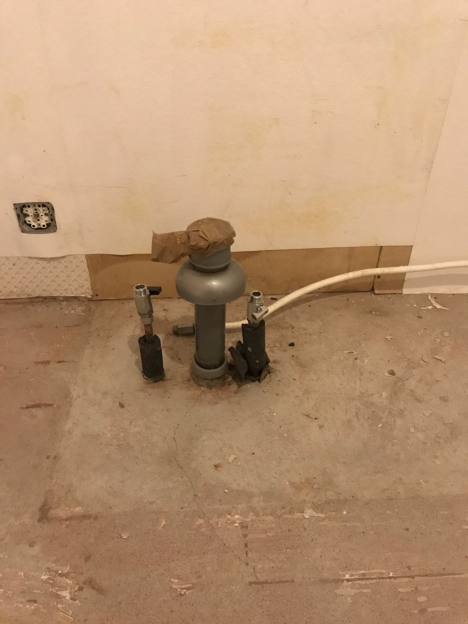 Pigging (?) av kjøkkengulv - ByggeBolig