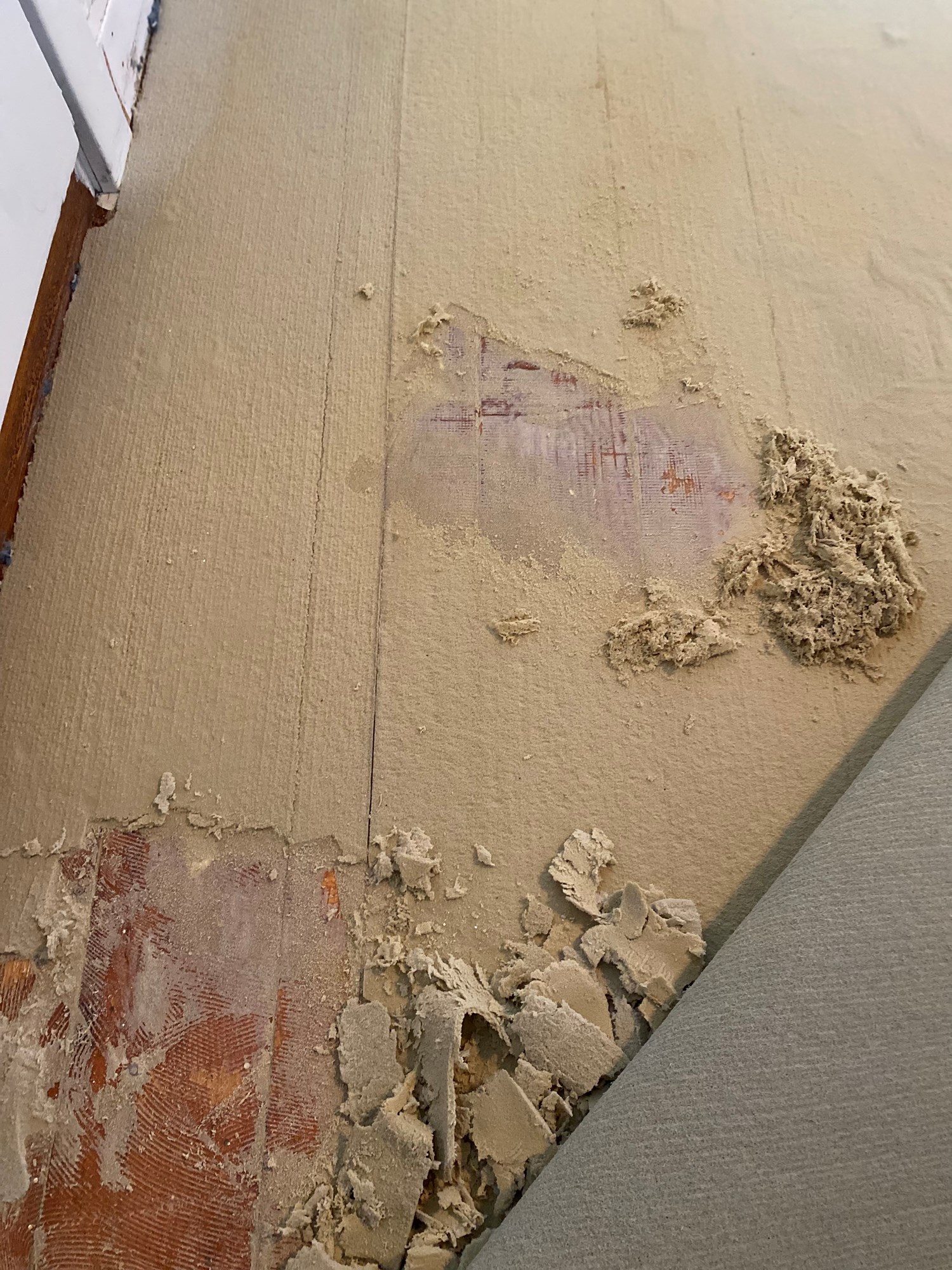 Rive gulv-til-gulv teppe fra 70-tallet - ByggeBolig