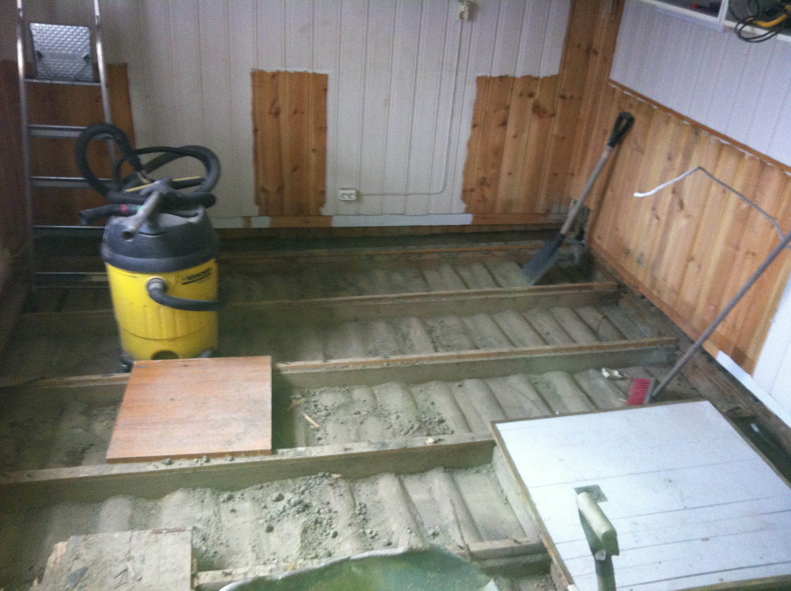 Rette opp gulv i tømmerhus - ByggeBolig