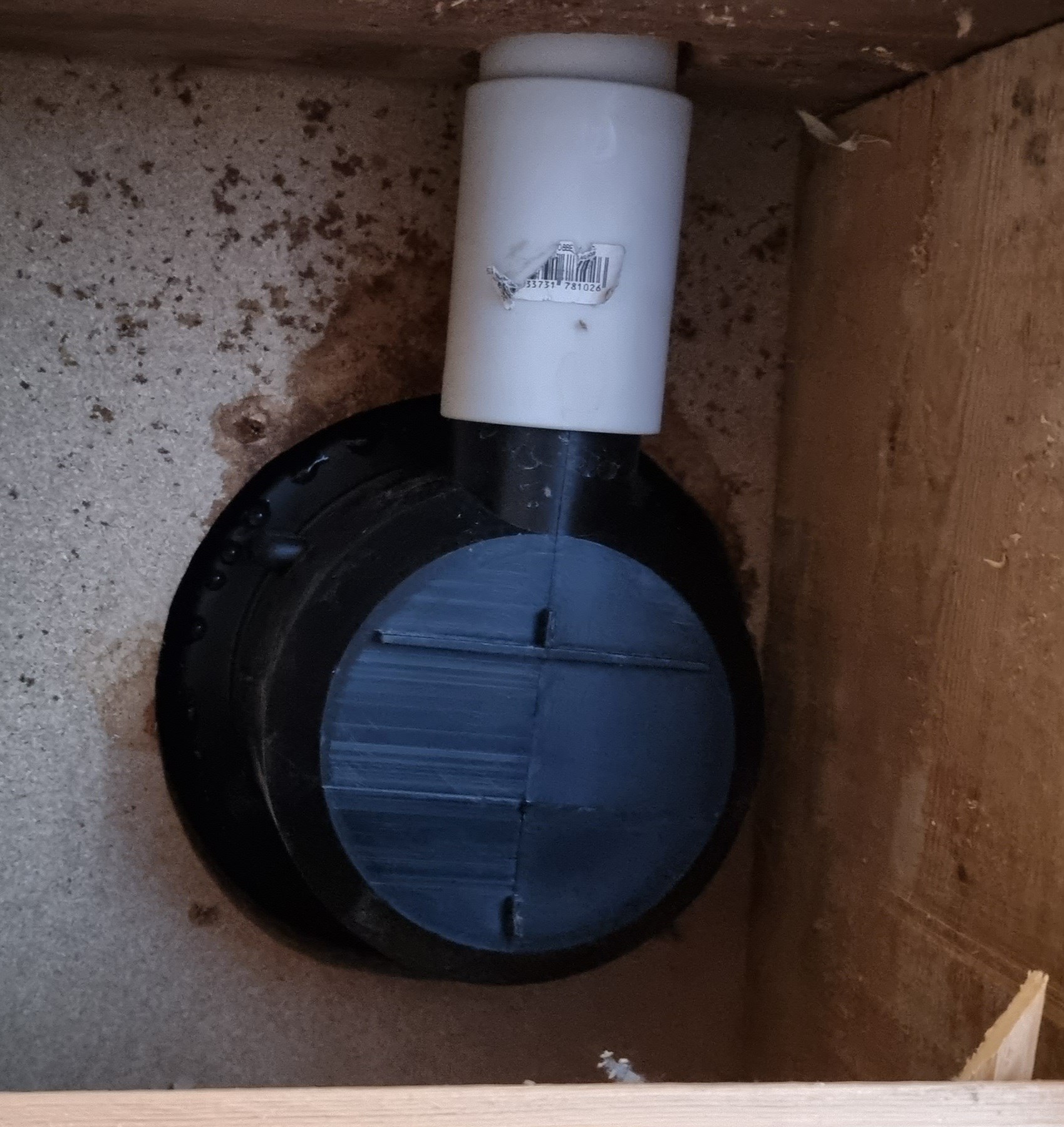 Kan en reparere lekkasje mellom membran og sluk på bad? - ByggeBolig