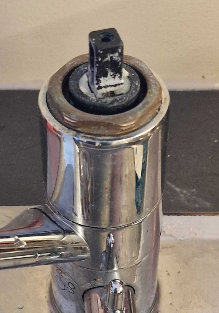 Kjøkkenbatteri og utskifting av innsats - ByggeBolig