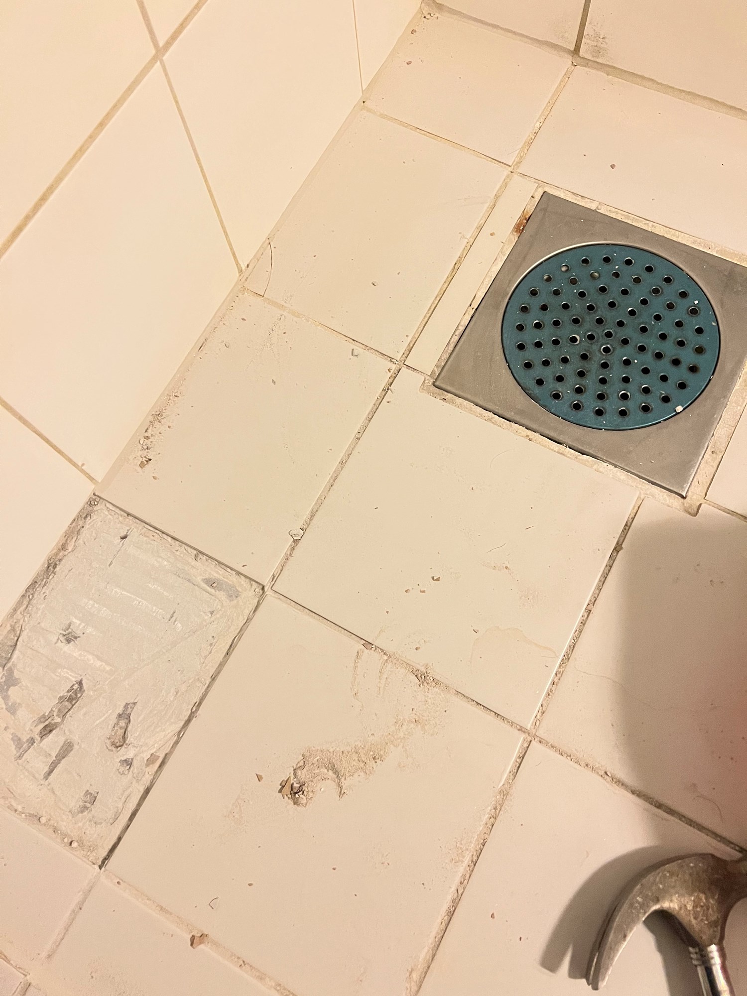 Bytte noen fliser og vaske fuge? - ByggeBolig